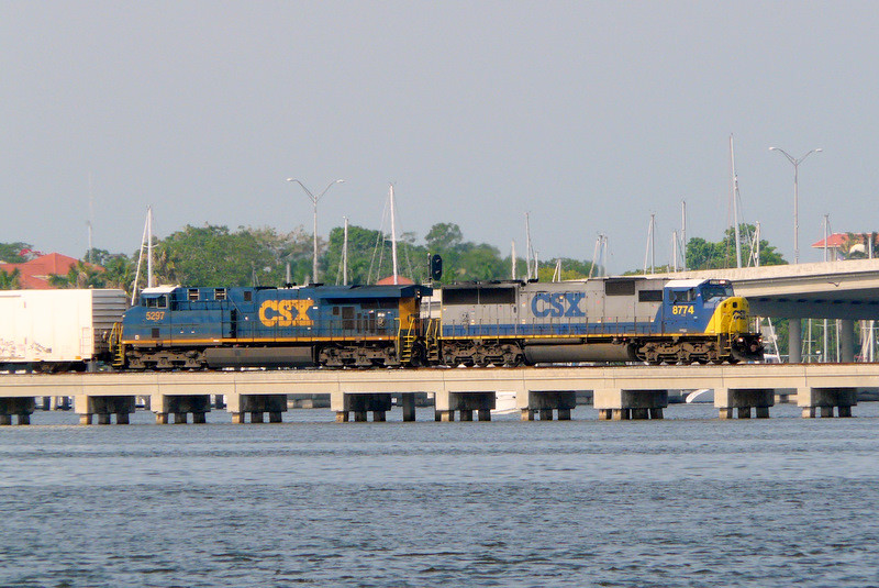 CSX 8774 & 5297